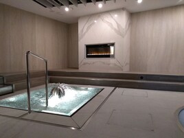 Sauna a vapor, massagens