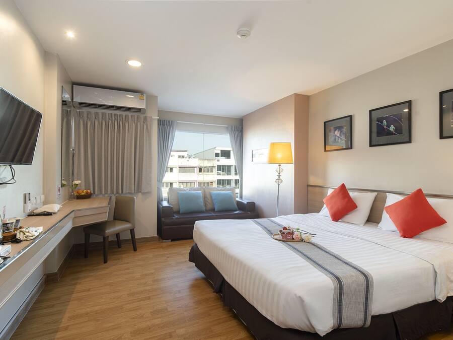 Cofres nos quartos, escrivaninha, Wi-Fi de cortesia, roupa de cama