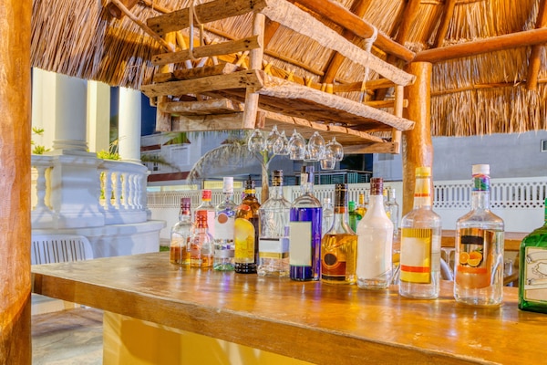 Bar junto à piscina