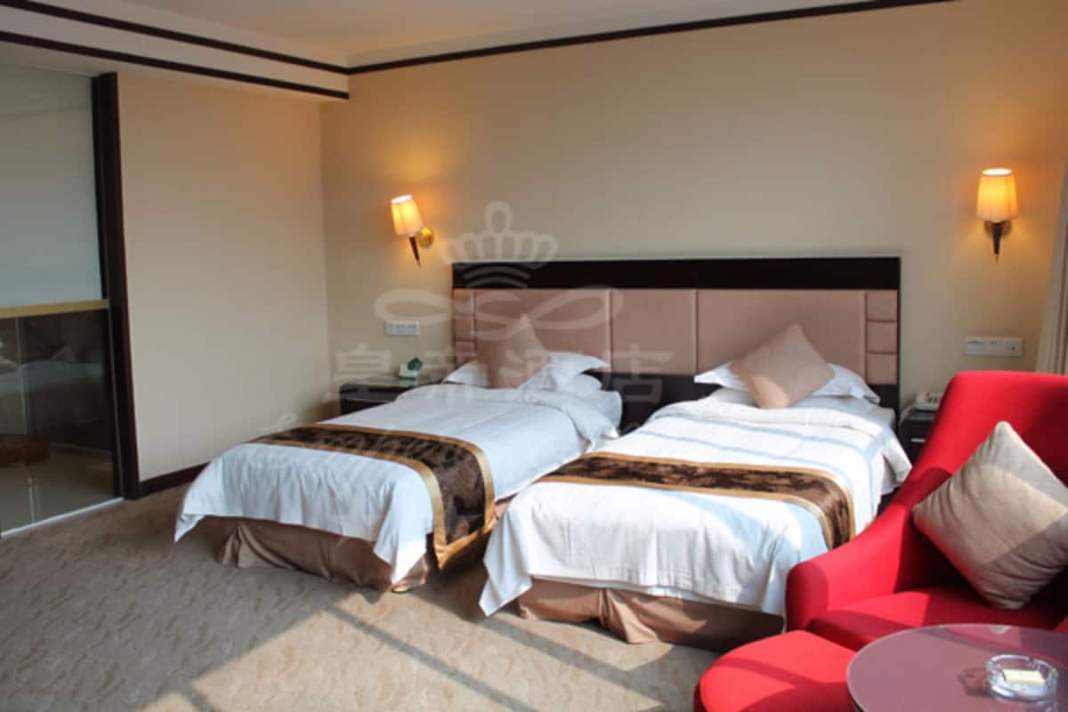 Quarto Standard | Minibar, cofre no quarto, secretária, cortinas/cortinados opacos