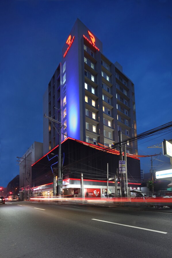 Red Planet Cubao Aurora Boulevard (Manila, Philippines), Manila hotel ...