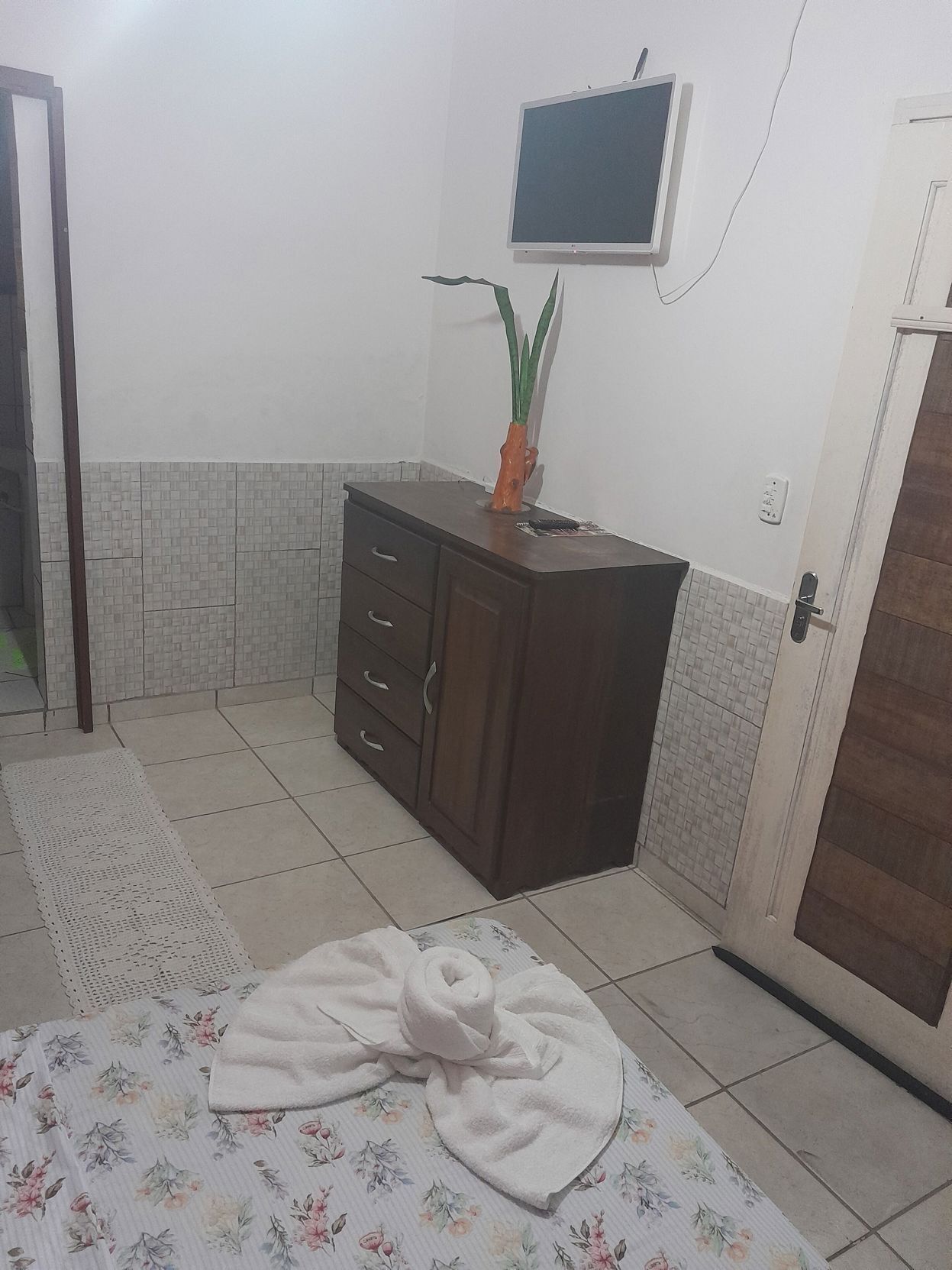 Wi-fi grátis, roupa de cama fornecida 