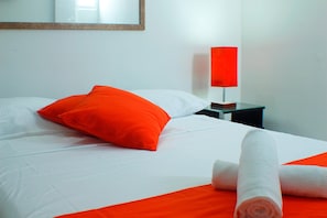1 quarto, Wi-Fi de cortesia, roupa de cama