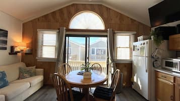 Estúdio | Sala de estar | Televisor, leitor de DVD