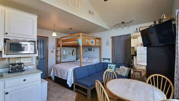 Estúdio | Cozinha privada | Um frigorífico/congelador grande, um micro-ondas, uma placa de cozinha