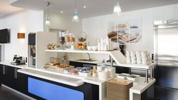 Pequeno-almoço tipo buffet diário (8.50 EUR por pessoa)