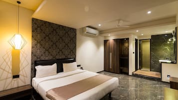 Suite de Luxo, 1 cama king-size | 1 quarto, roupa de alta qualidade, secretária, ferro/tábua de engomar