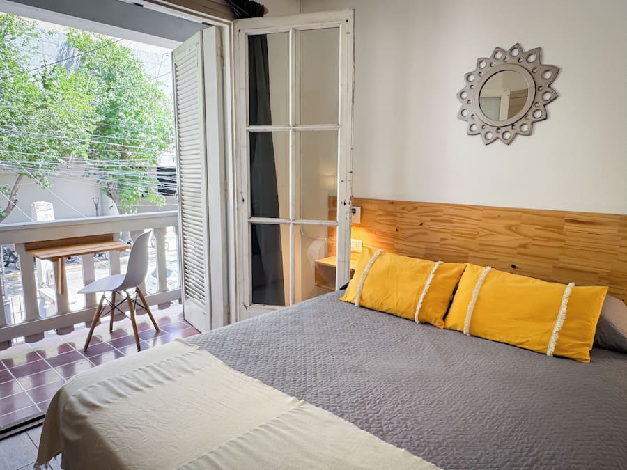 Suite-Estúdio Clássica | Edredões de penas, com decoração personalizada