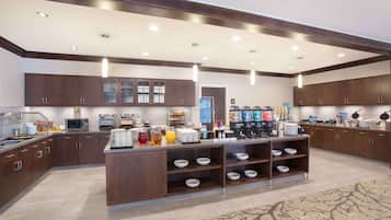 Pequeno-almoço tipo buffet diário incluído