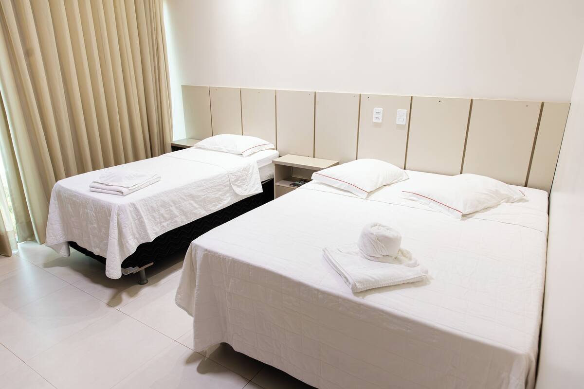 Minibar, Wi-fi grátis, roupa de cama fornecida