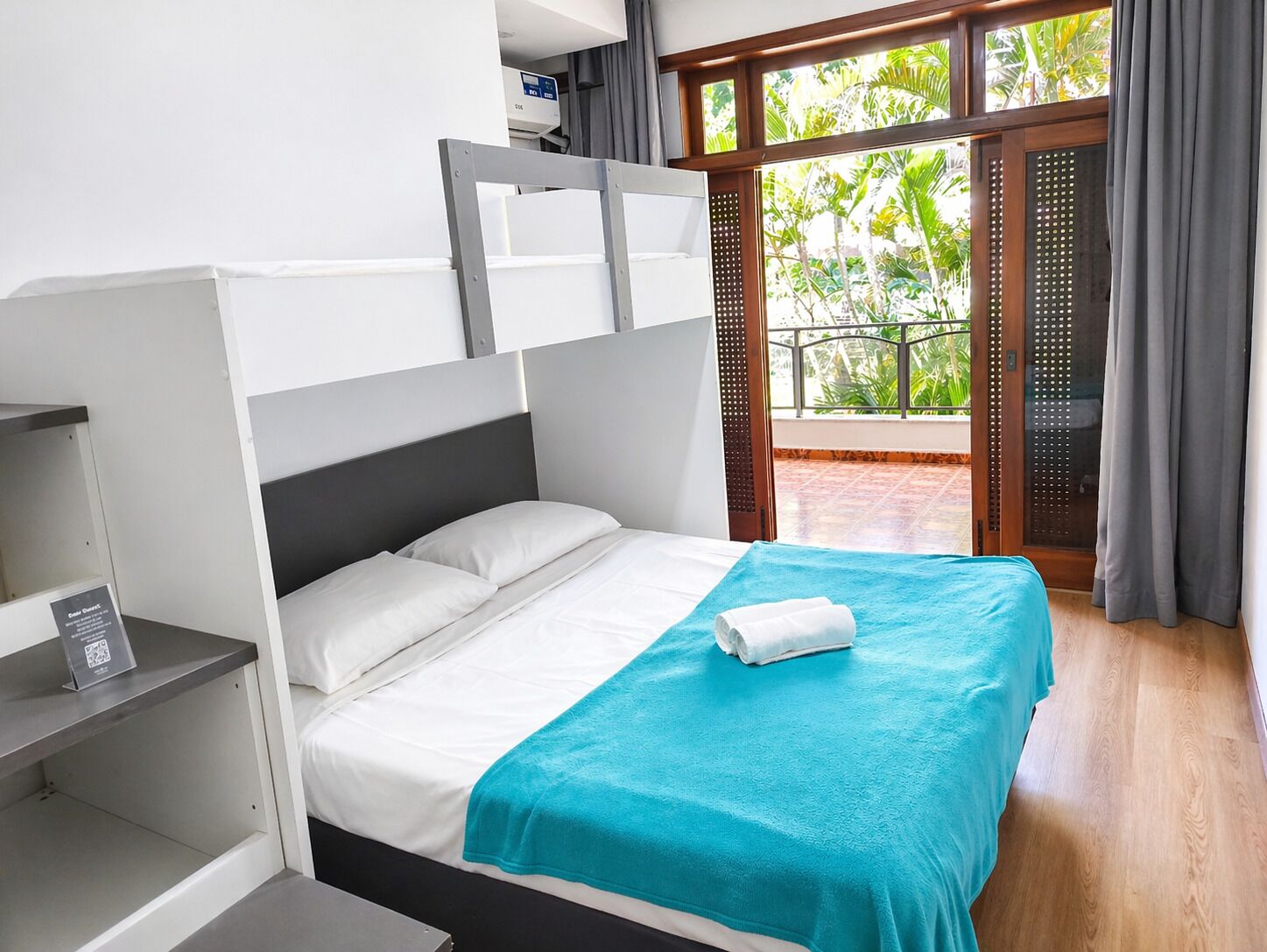 Suite Superior, vista para a piscina | Roupa de alta qualidade, Wi-fi grátis, roupa de cama fornecida 