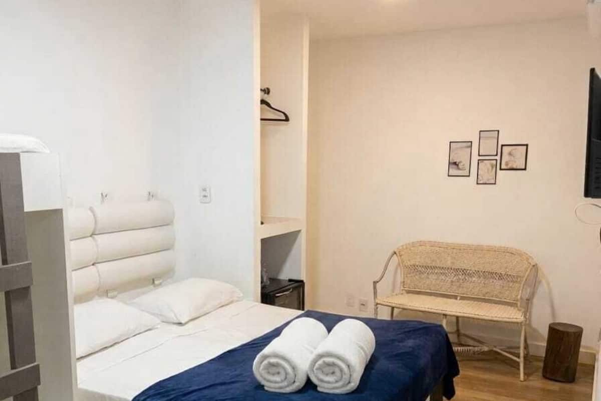 Suite Standard | Roupa de alta qualidade, Wi-fi grátis, roupa de cama fornecida