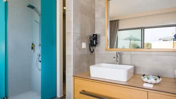 Quarto Duplo de Luxo, terraço, vista para o mar | Roupa de alta qualidade, cofre no quarto, com decoração personalizada