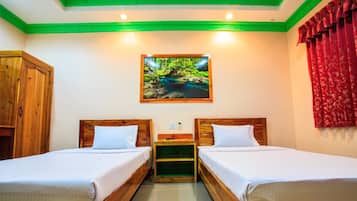 Standard Twin Room | Secretária, ferro/tábua de engomar, Wi-fi grátis