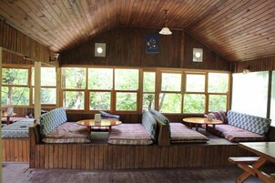 Café da manhã com buffet todos os dias (TRY 450 por pessoa) 