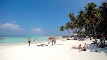 Uma praia privada nas proximidades, windsurf, surf/bodyboard