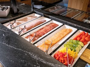 Pequeno-almoço tipo buffet diário incluído 