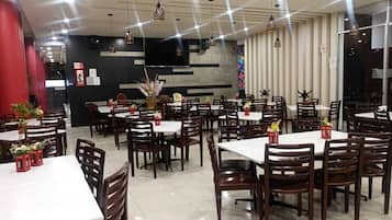 Pequenos-almoços, almoços, jantares servidos, cozinha mexicana