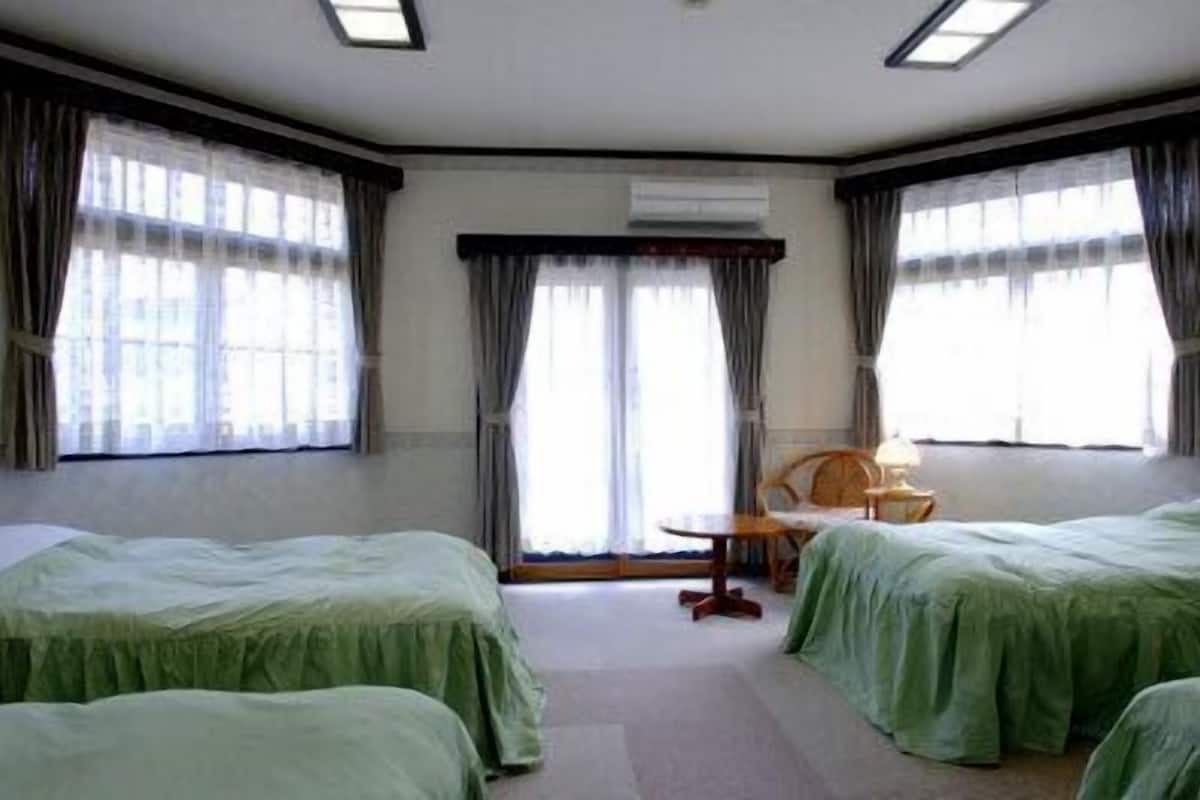 Secretária, Wi-fi grátis, roupa de cama fornecida 