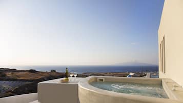 Suite Lua de Mel, banheira de hidromassagem grande, vista para o mar | Vista do quarto