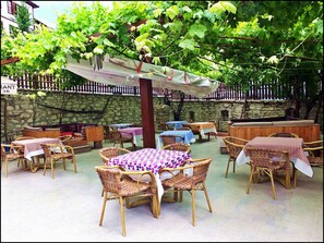Café da manhã, almoço e jantar; culinária turca
