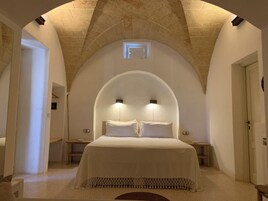 Suíte (Private garden) | Roupas de cama premium, edredons de pluma, frigobar, cofres nos quartos