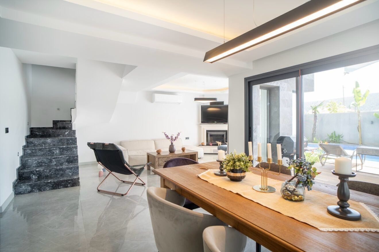 Vila | Área de estar | Smart TV 108 polegadas com canais via satélite, Netflix