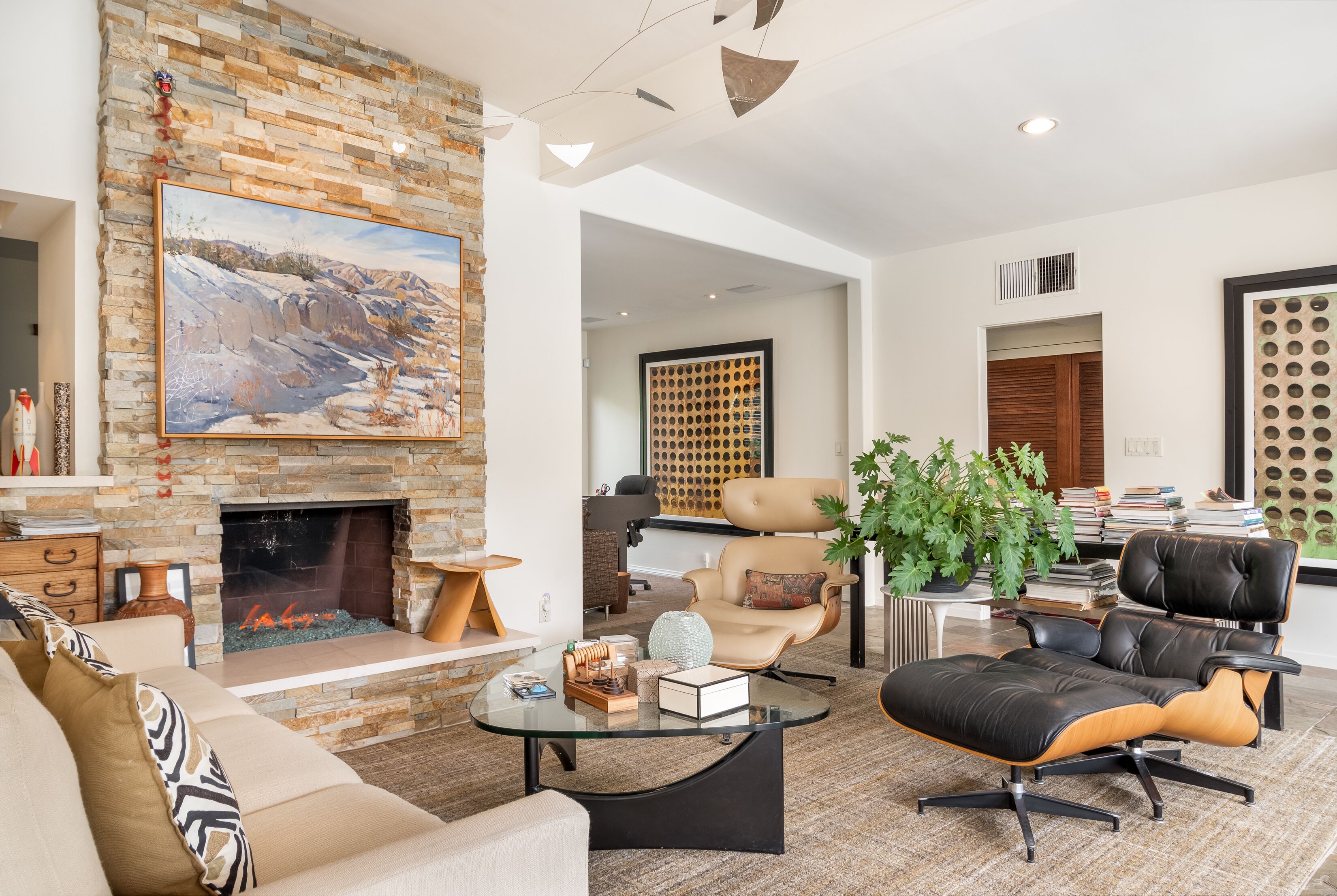 Perfect! Secluded Mid-century Compound. 3 Beds/3 Baths Views! Hot-tub! Fire-pit! - Palm Springs, CA