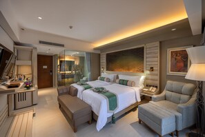 Roupa de alta qualidade, camas de colchão pillowtop, minibar 