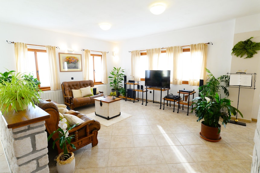 Villa With Private Pool On 3000 M2, Beach 5 Km Away - Croatie