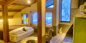 Quarto Duplo Premium, não fumadores (with bathroom) | Edredões de penas, cortinas/cortinados opacos, ferro/tábua de engomar 