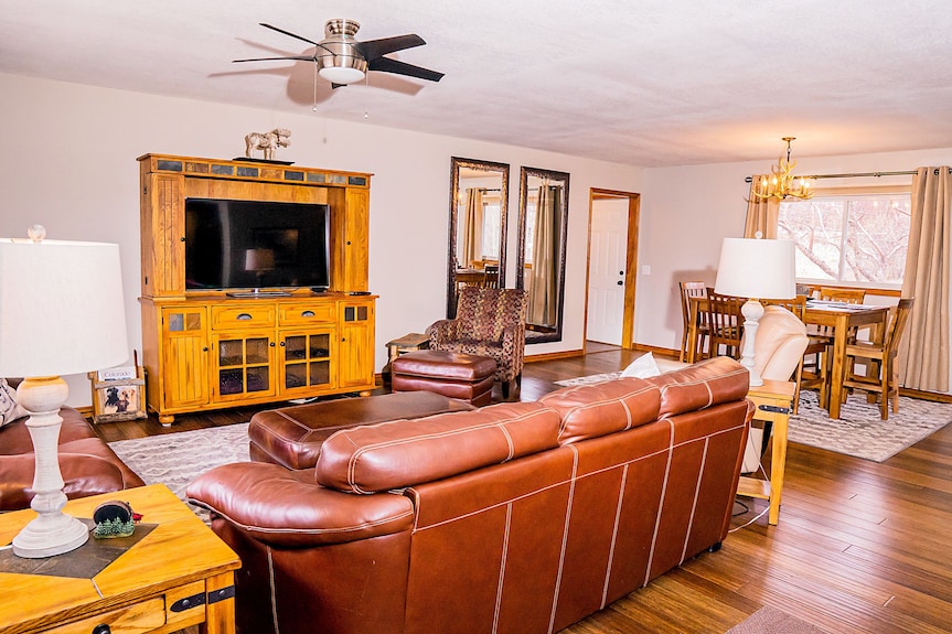 Hot Tub Family Get Away! Huge Wrap Around Deck For All Your Entertaining! #3563 - Estes Park