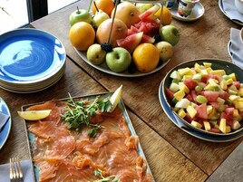 Pequeno-almoço preparado no momento diário (10.00 GBP por pessoa) 