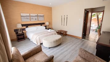 Cofres nos quartos, escrivaninha, Wi-Fi de cortesia, roupa de cama