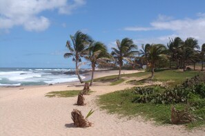 Vista para praia/oceano