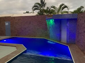 Piscina interna, piscina externa