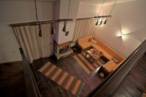 TV de ecrã plano, lareira 