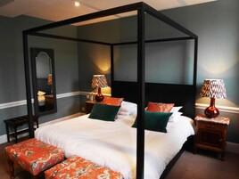 Quarto Duplo, 1 cama king-size | Ferro/tábua de engomar, Wi-fi grátis, roupa de cama fornecida 