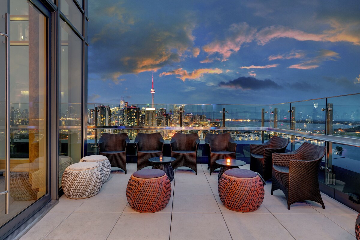 Hotel X Toronto by Library Hotel Collection Reviews, Deals & Photos ...