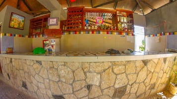 Bar junto à piscina