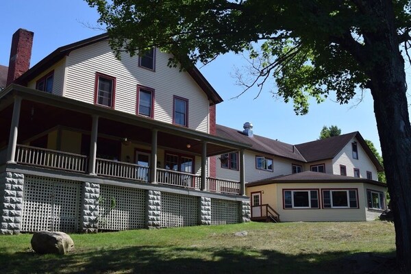 The Long View Lodge - Adirondack Mountains
