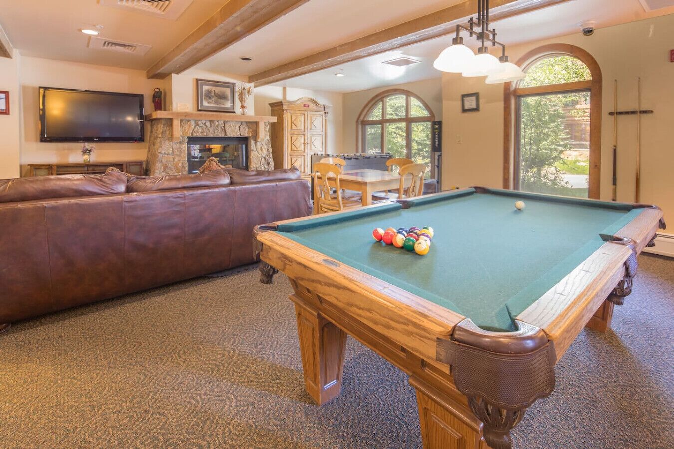 2258 | Gorgeous Views, Wood Floors, 4 Season Pool. - Silverthorne, CO