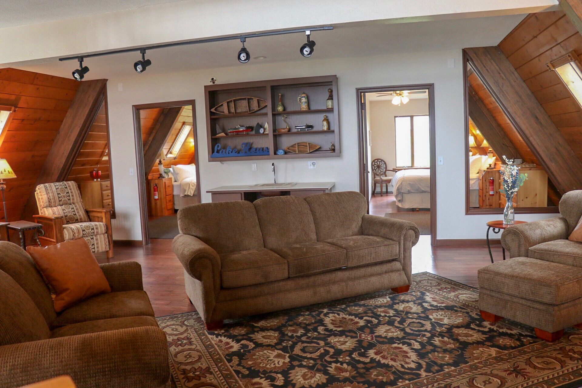 Huge Lakefront A-frame On Owasco, 4 King Bedrooms, 5 Bathrooms, Sleeps 10-12 - Owasco Lake, NY