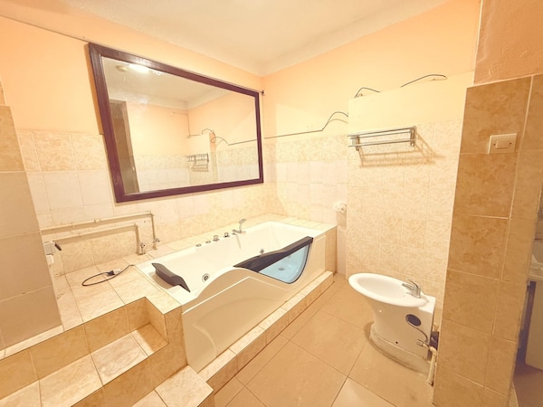 Gahahe Hills Hotel - Bujumbura