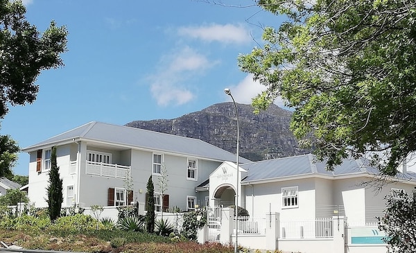 Waterstone Lodge - Somerset West