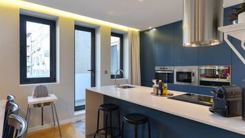 Apartamento Premium, 5 quartos (Syrah Townhouse) | Sala