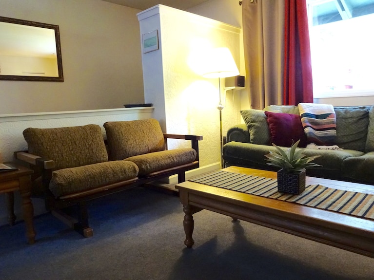 Comfortable Home Near The Lake And Skiing - South Lake Tahoe, CA