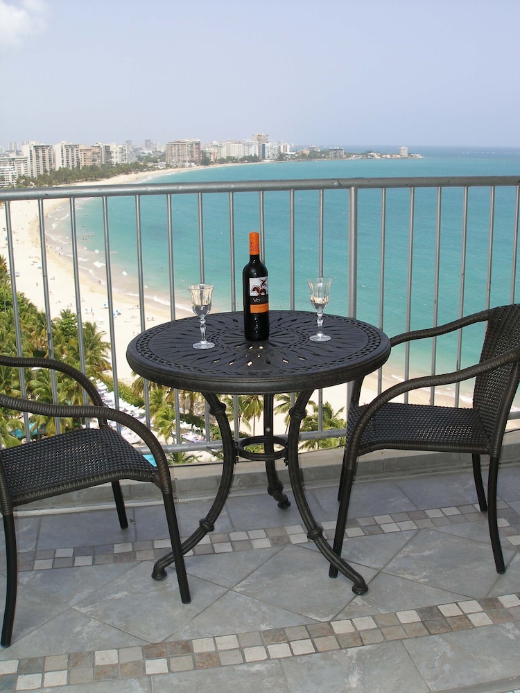 Frente A La Playa Con Espectacular Vista Completa Al Mar, Wifi, Estacionamiento Gratuito - Carolina