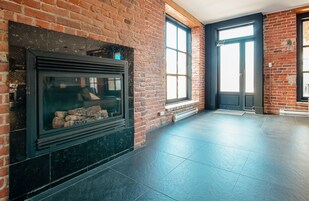 Apartamento, 3 quartos (V101) | Área de estar | TV de tela plana 35 polegadas com canais a cabo, TV