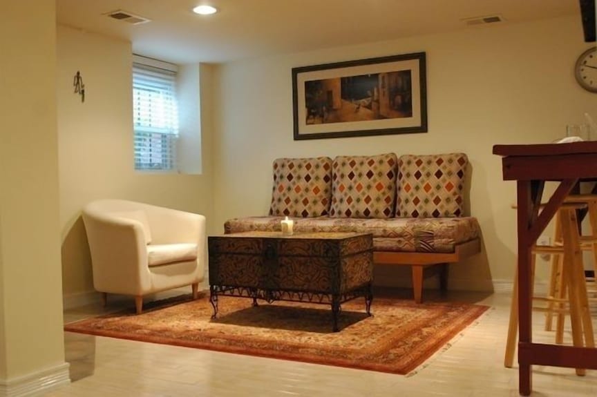 Cap Hill: Large Urban /Luxe Studio. Sleeps 1-4, Walk To Capital, Union Station - Washington, DC